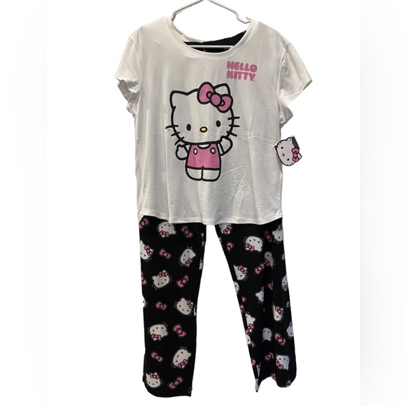 Hello Kitty | Intimates & Sleepwear | Hello Kitty Women Pajama Set ...